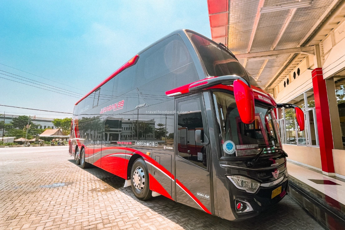 Pengalaman Naik Sleeper Bus Juragan 99 ke Jakarta, Bikin Nagih Lho! - Travel Food Pedia - Travel ...