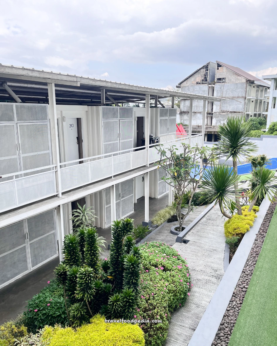 Hotel Kontena Batu Malang: First Time Tidur di Container Hotel - Travel ...